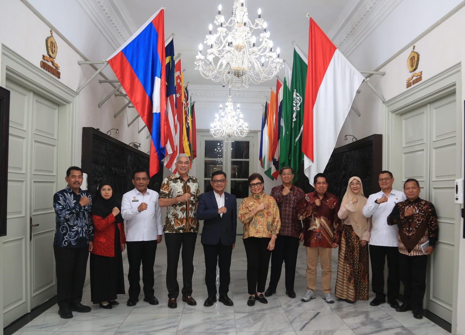 Audiensi Persiapan Grand Launching Sekolah BM 400 Cibubur: Sinergi ...