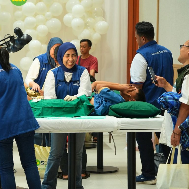 Bakti Sosial BM400: Khitanan Massal, Layanan Kesehatan, dan Aksi ...