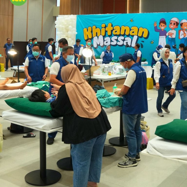 Bakti Sosial BM400: Khitanan Massal, Layanan Kesehatan, dan Aksi ...